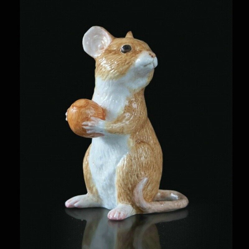 Richard Cooper Studio Bone China Mouse with Nut – Sultan's Emporium