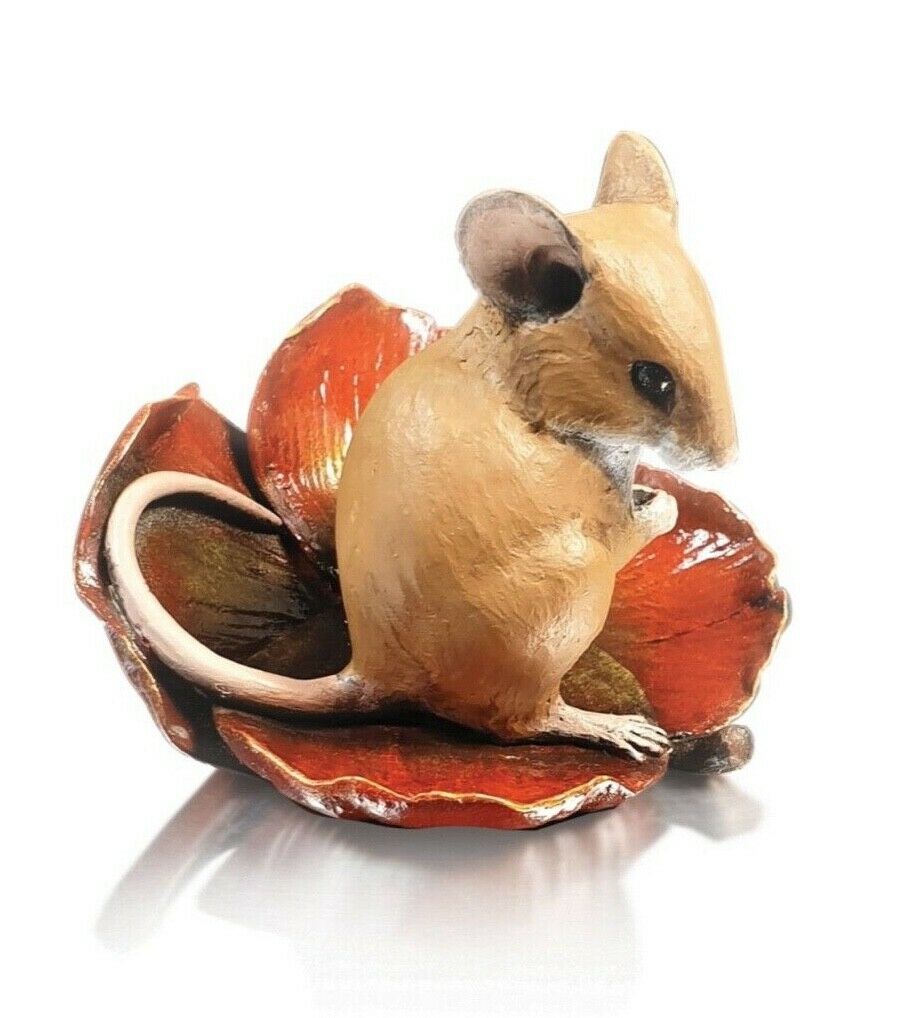 Mouse On Poppy From The Richard Cooper Studio – Sultan's Emporium